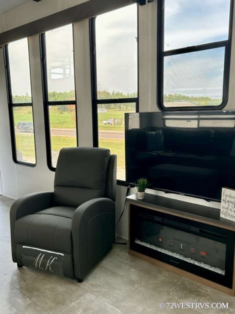 FOREST RIVER CHEMROKEE TIMBERWOLF 39AL | RV Gulf