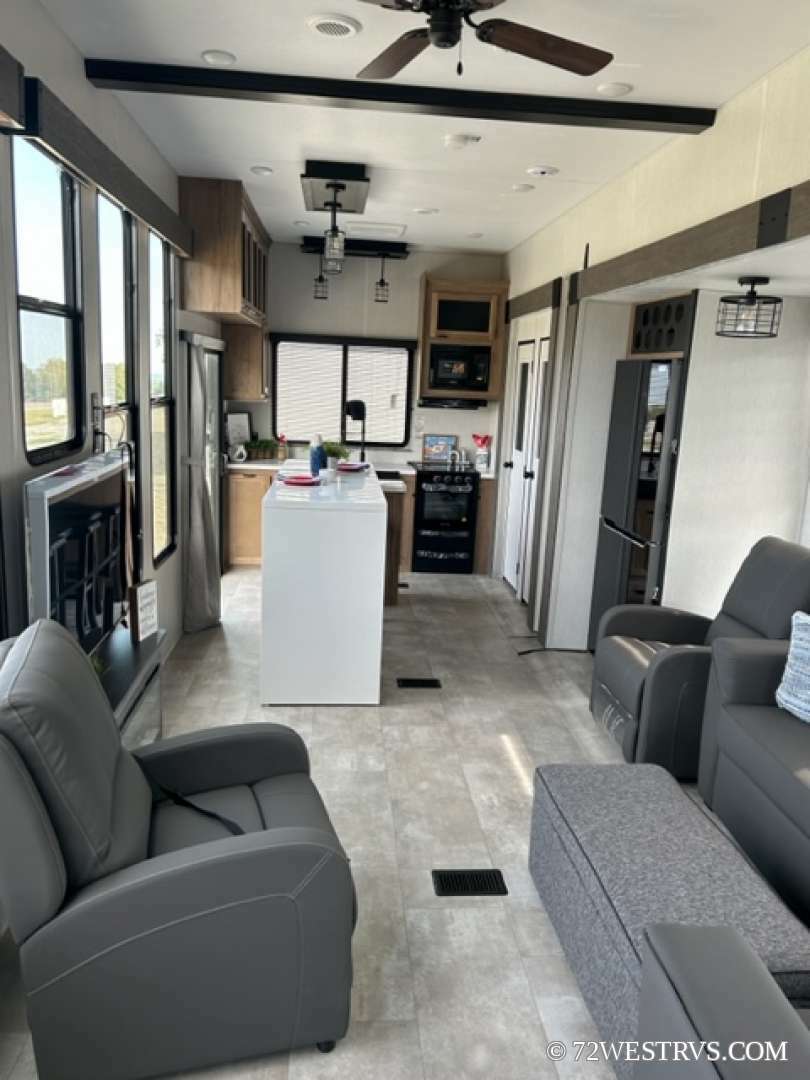 FOREST RIVER CHEMROKEE TIMBERWOLF 39AL | RV Gulf